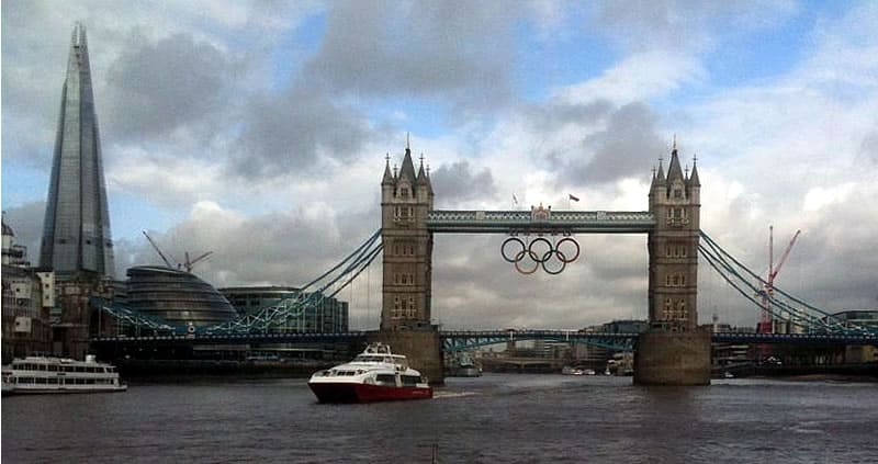 RedJet5 passing under London's Tower Bridge at Olympics (Photo)