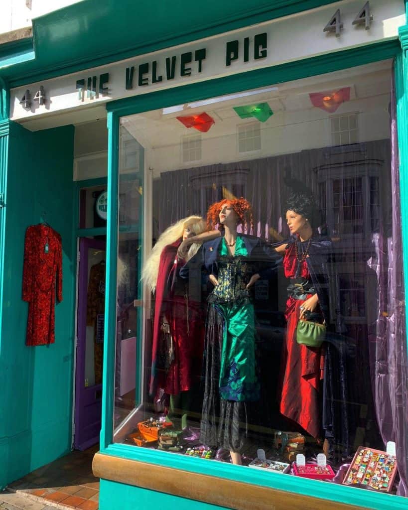 Tip o' the hat from Queen of Retail for Velvet Pig's absolutely ...