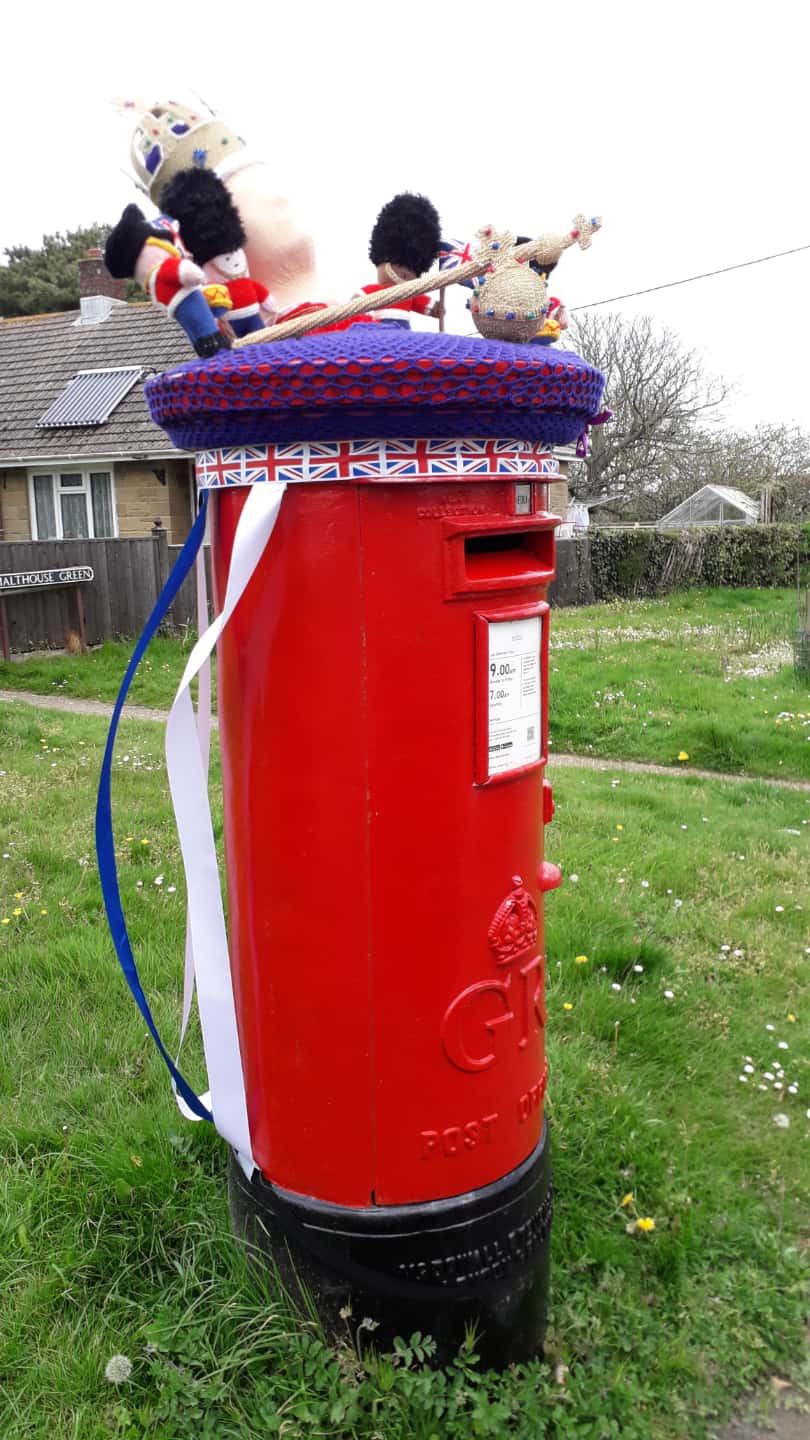 Celebrate the Coronation with Isle of Wight's themed knitted Post Box ...