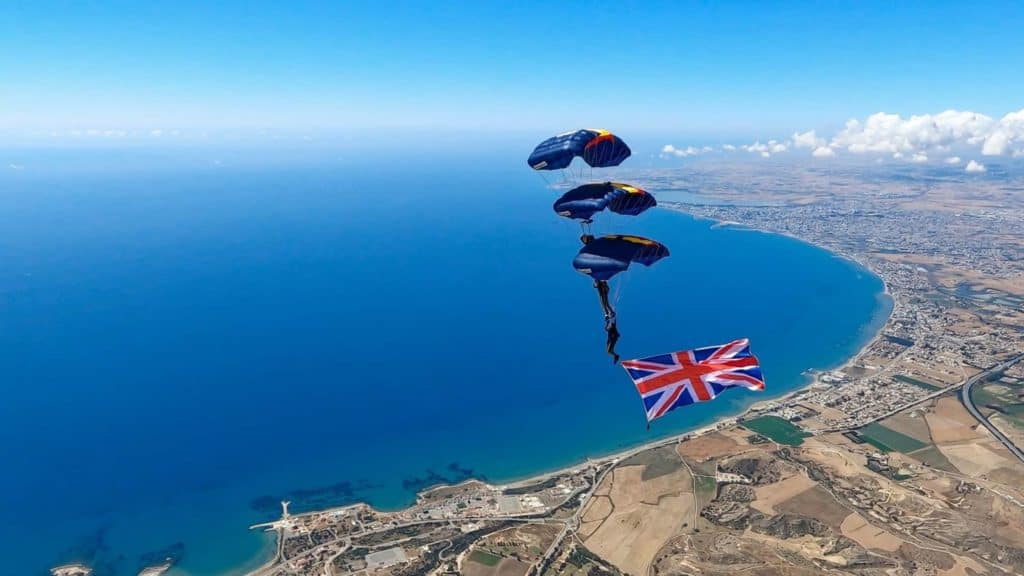Iconic Silver Stars parachute display team set to dazzle at Isle of ...