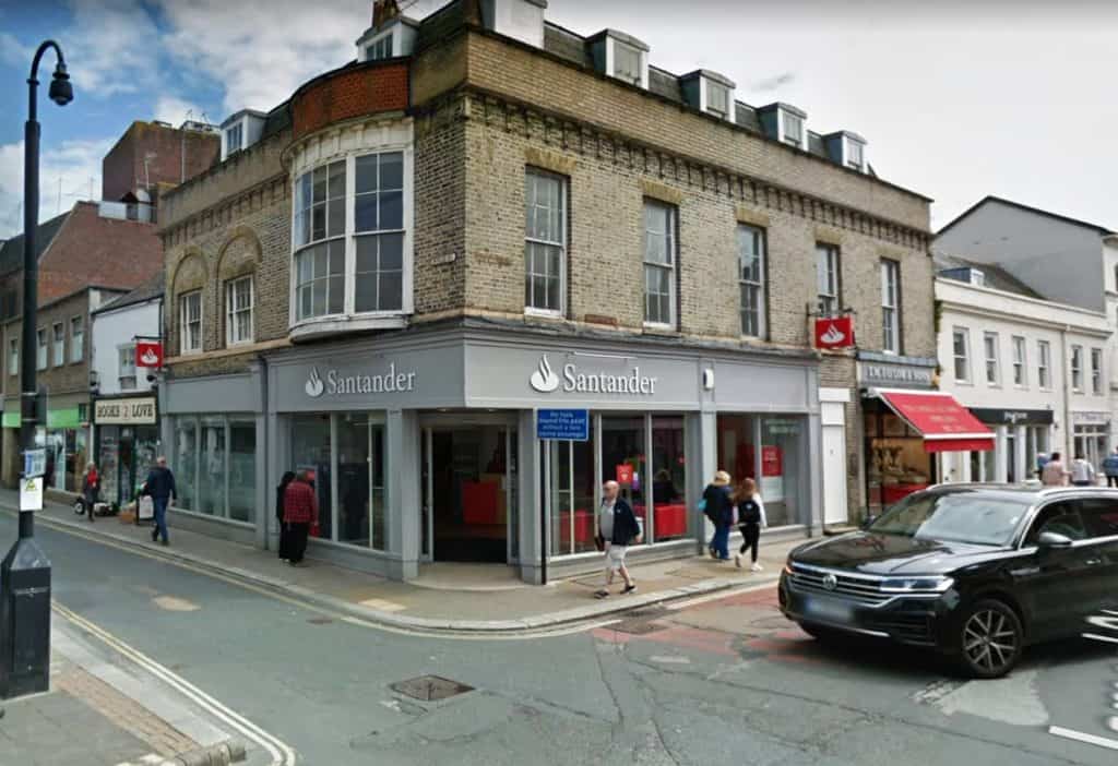 Santander refurbishment plans: Modernisation with a shrink in counters
