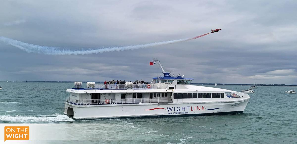 Wightlink sponsors show-stopping parachute display at Ryde's Armed ...