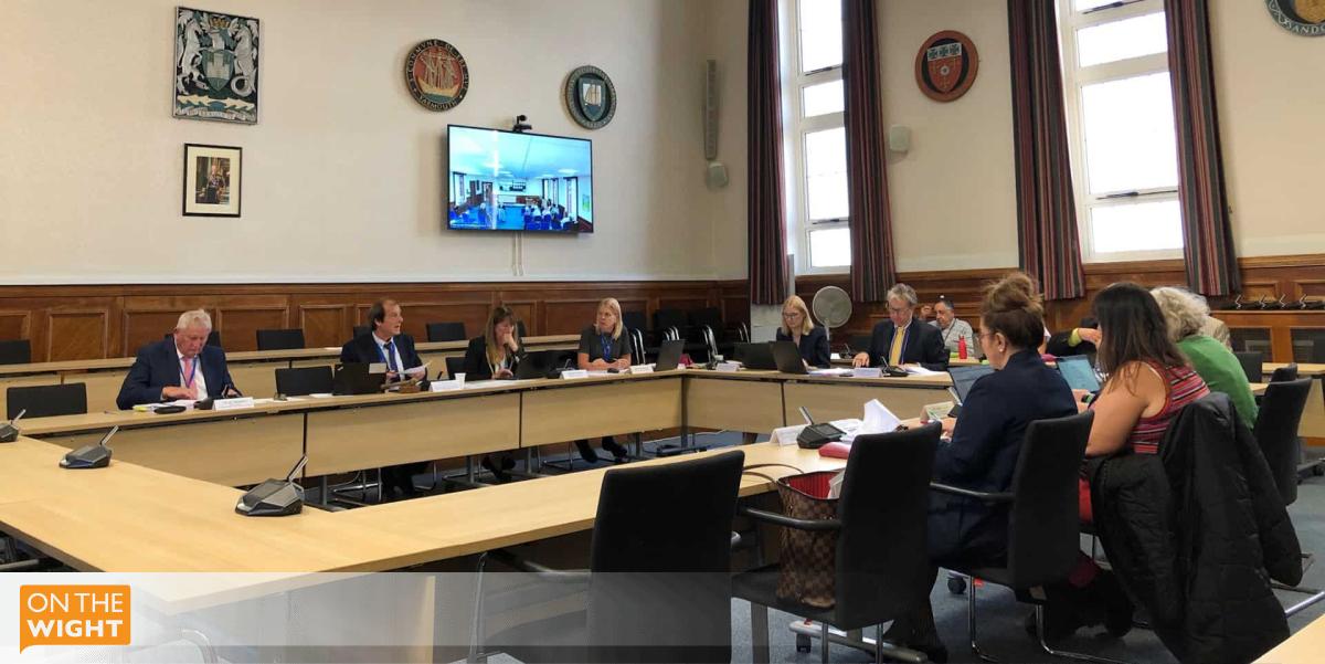 Cabinet members vote to go ahead with the public consultation on school ...