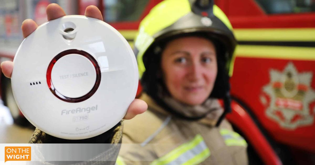 Blue Lamp Trust's Bobby Scheme bolsters home safety for Isle of Wight's ...